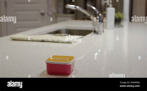 Single Use Container Stock Videos And Footage Hd And 4k Video Clips Alamy