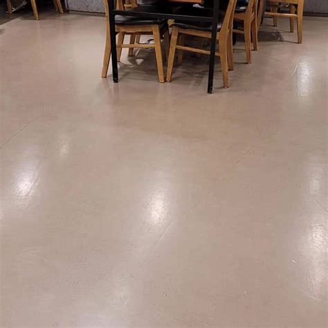 오래된 외벽타일및 노후콘크리트 철거않고 근생시설 고강도 스톤마감외벽리모델링으로서 유럽풍 고강도 콘플로아 노출스톤 시공예 특허청