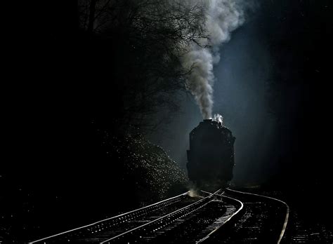 배경 화면 물 공간 하늘 할로윈 연기 기차 우주 기관차 한밤중 증기 어둠 컴퓨터 벽지 지구의 분위기 검정색과 흰색 대기권 밖 현상 유령 열차