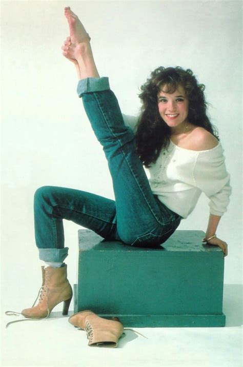 Lea Thompson R Celeb Barefoot