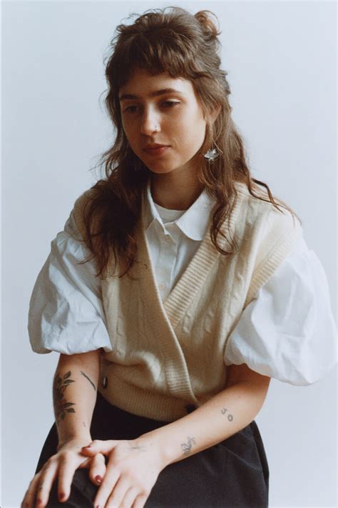 Clairo Kündigt Mit Ihrer Neuen Single „sexy To Someone“ Ihr Drittes