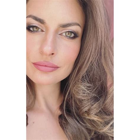 Честит празник скъпи жени Споделяме ви един разтърсващ текст на Цветелина Цекова от четенето