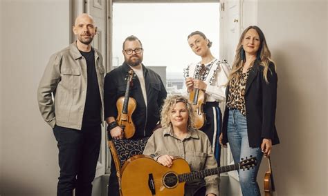 Blazin Fiddles Visit Liverpool