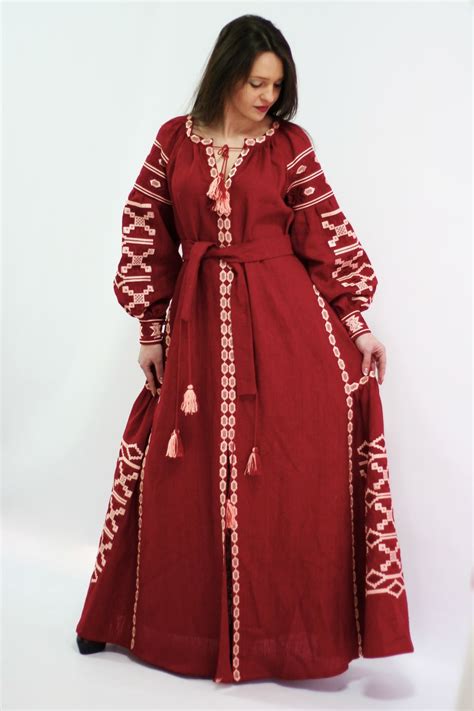 Вишите плаття Грація вишневого кольору льон Dresses Embroidered