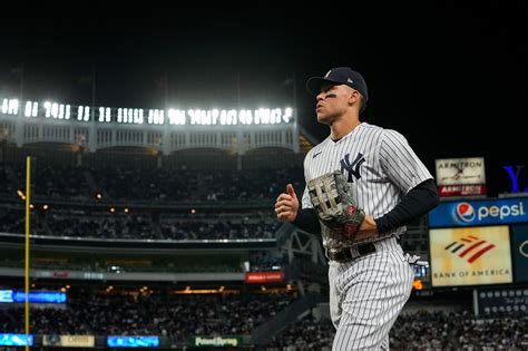 Aaron Judge Of Yankees Beats Shohei Ohtani For Al Mvp Award The New York Times