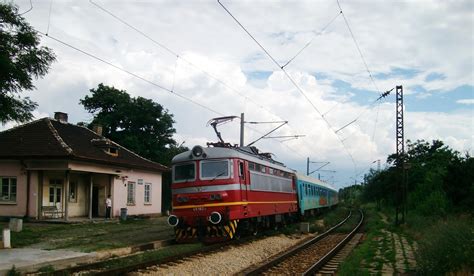 Bdz Passenger Train At Kumaritsa Railway Stop In Bulgaria R Trainporn