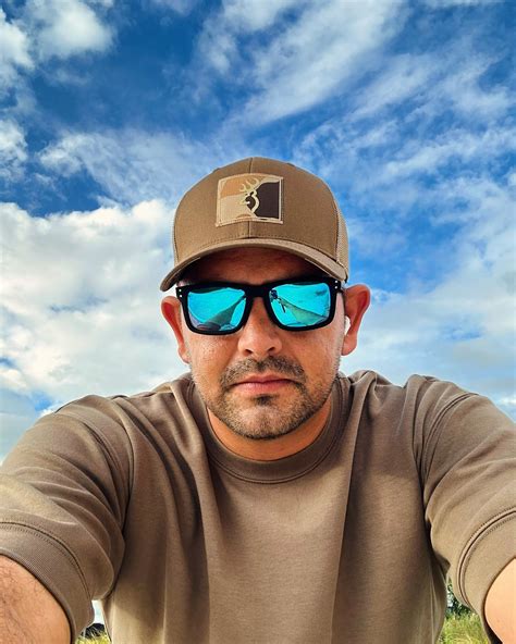 Visitó Tu Perfil 5 Veces 👤1 Te Envió Una Solicitud De Amistad En