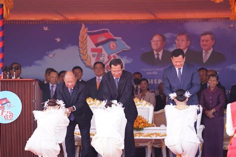 សម្តេចតេជោ ហ៊ុន សែន ប្ដេជ្ញាទប់ស្កាត់នូវរាល់សកម្មភាពដែលនាំទៅរកការដណ្ដើមអំណាច