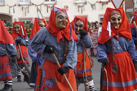 무료 이미지 사육제 의류 차려 입다 얼굴 제전 그림 움직임 독일 새기는 행사 관습 전통 복장 가장 무도회 패널 유충 마녀 세관 시청자