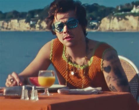 Harry Styles Lança Clipe De Watermelon Sugar Harry Styles
