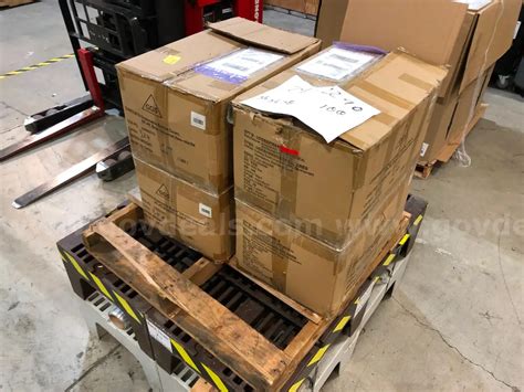 Pallet Of Disposable Barrier Gowns Id 35869 H15 2l 24 2290 2 303