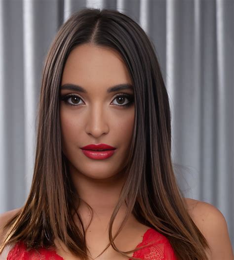 Sara Diamante Actress Age Wiki Net Worth Photos Family Biography And More
