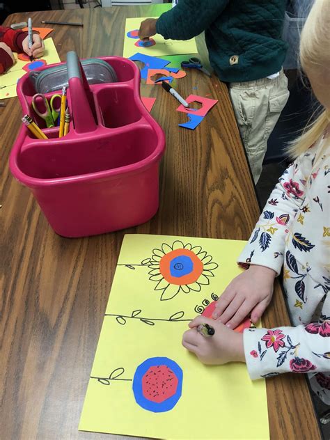 Mrs Harris Art Room Kindergarten Circle Flowers With Lines