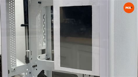 How To Fit An LCD Screen In Your PC Case How To Fit An LCD Screen In Your PC Case
