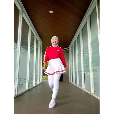 Baju Olahraga Merah Putih Modis Saat Agustusan