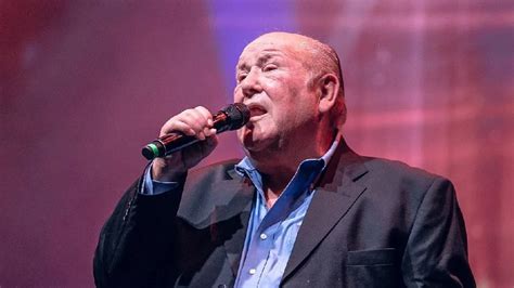La Trayectoria De Leo Dan Cantante Y Compositor Argentino