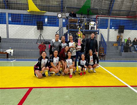 Jh Instalações é Campeã Do Campeonato De Futsal Feminino Em Nova Esperança Do Sudoeste Rádio