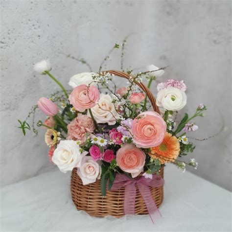 영원한 감정이 실린 꽃다발이 있는 푸른달꽃 뉴스앤피플