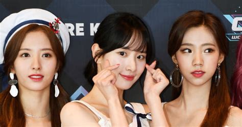 우주소녀 설아 러블리 하트 [사진]