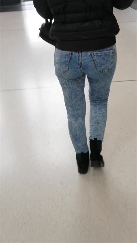 Girl With Great Ass Walking Girl With Great Ass Walking