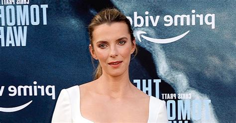 Gaslit Star Betty Gilpin Met Her Husband At 19 On Set Of Her First