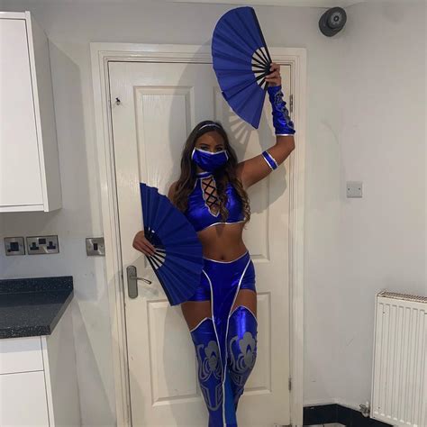 Kitana Costume Comes With All Accessories Shown In Depop