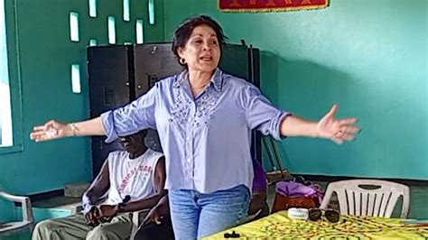 Ingrid Bouterse Aan Bewoners Jaw Jaw Neem Alles Wat Ze Je Geven Maar