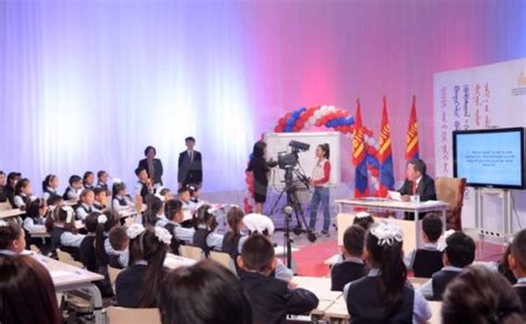 Бага ангийн сурагчдад теле хичээл заахаар болжээ