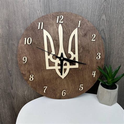 Настінний деревяний годинник Ukraine патріотичний годинник на стіну з гербом України 1649