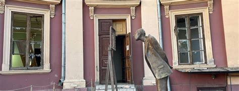 За час від початку широкомасштабної війни росія зруйнувала понад 870 памяток культури