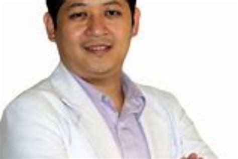 Andre Setiawan Suryadi Dokter Humanis Yang Senang Melukis