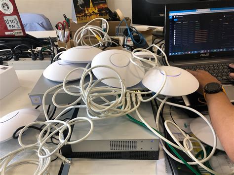 Beenet Wifi Unifi กองทัพ Unifi Access Point รุ่น Uap Ac Lr สำหรับ