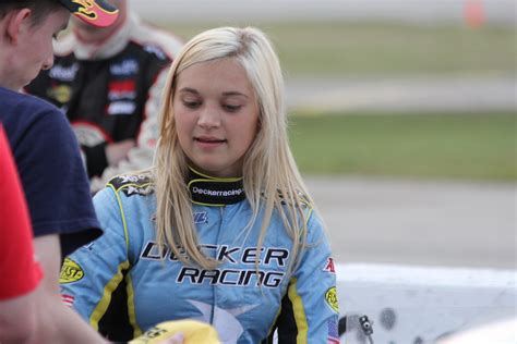 Filenatalie Decker Signing Autographs Wir 2014 Wikimedia Commons