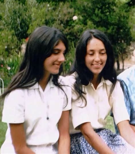 Mimi Fariña And Joan Baez Circa 1963 In 2025 Joan Baez Joan Old Hollywood Stars