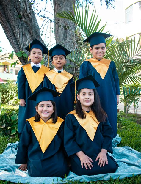 Imágenes De Niños Graduados Descarga Imágenes Gratuitas En Unsplash