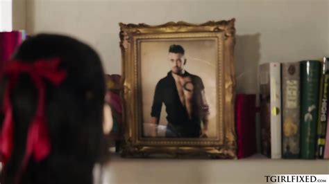 The Trans Queen Natalie Mars Fucks Snow White Emily Willis Eporner