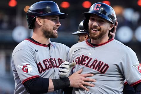 Daniel Schneemans Homer Leads Guardians Past Giants News Herald