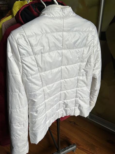 Куртка біла — ціна 400 грн у каталозі Куртки Купити жіночі речі за доступною ціною на Шафі