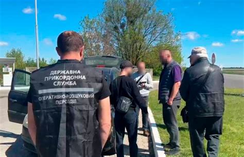 На Волині викрили схему ввезення авто під виглядом гумдопомоги Цензор НЕТ