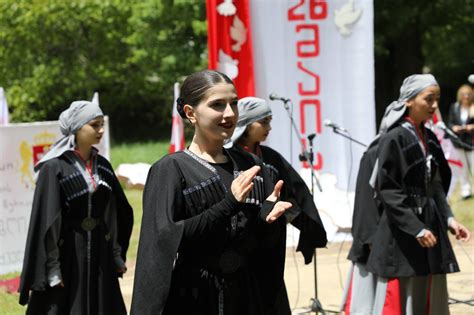 თეთრიწყაროს 🇬🇪26 მაისს თეთრიწყაროს მუნიციპალიტეტის დაბა მანგლისში სიონის ტაძრის მიმდებარე