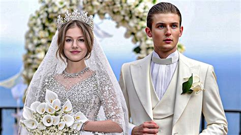 Inside The Life Of Barron Trumps Girlfriend Youtube