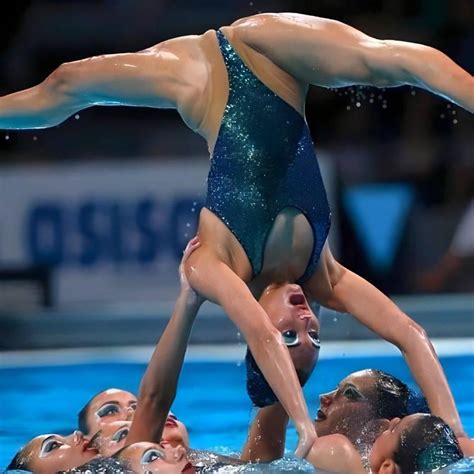 Crew Civically Re Engaged Women Poses Female Athletes