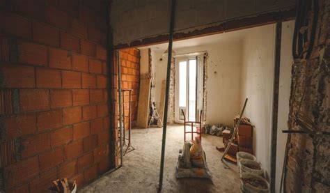 What Are The Common Tools Used In Plastering