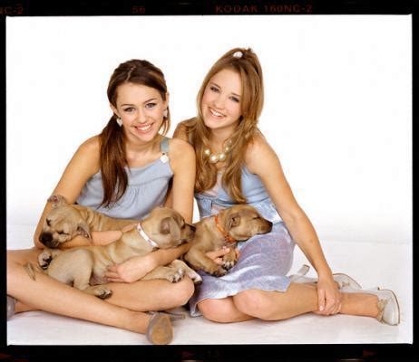 Mily Miley Cyrus And Emily Osment Photo 4121582 Fanpop