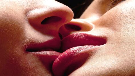 Romantic Lip Kiss Wallpapers Wallpaper Cave
