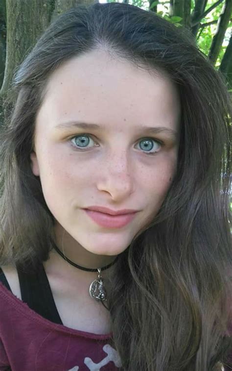 Luna Lou Fiche Artiste Artiste Interpr Te Agencesartistiques Com La Plateforme Des