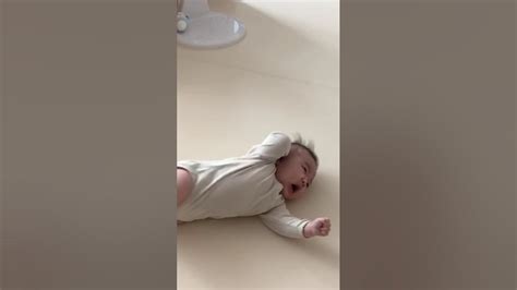 D106 김뽀기 드디어 뒤집기 성공👶🏻 아기 아기일상 아기쇼츠 아기영상 용띠아기 3개월아기 뒤집기 육아일기 육아소통 성장기록 성장일기 육아일상