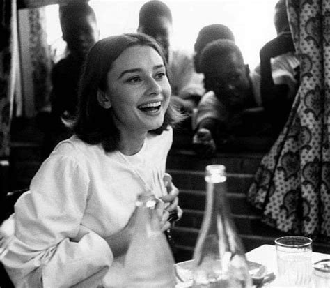 წამები ქმნიან ისტორიას ბედნიერი გოგონები ყველაზე მშვენიერები არიან ოდრი ჰეპბერნი ️ Facebook