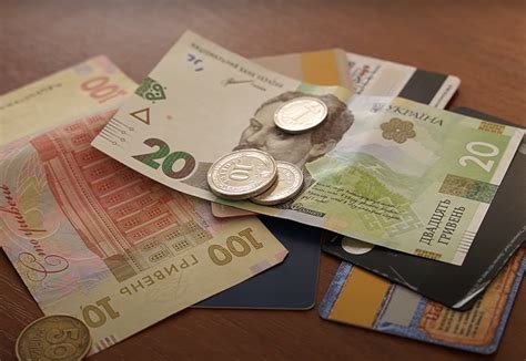 Пенсія за віком чи за вислугу років українцям розповіли що вигідніше обрати Politeka