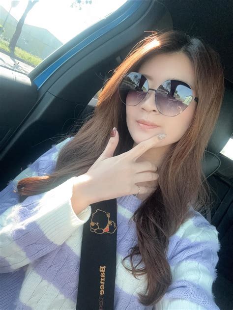 詞窮了 沒有車可以發 只好發發自拍照 請問有人喜歡看我的貼文嗎 喜歡看的原因是什麼 留言都會認真回覆 有問必答 沒禮貌的回覆會略過 請尊重分享 理性看待討論 追蹤希望我回追的 可留言 不然太